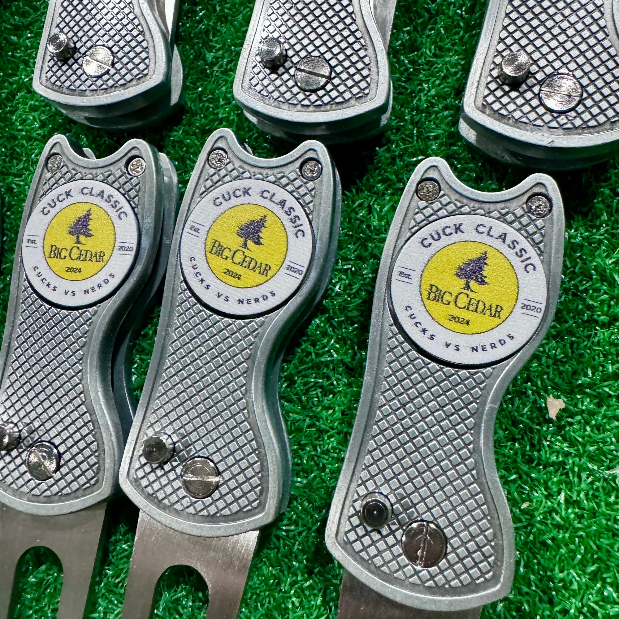 Custom Logo on Divot Tool - Groovy Golfer